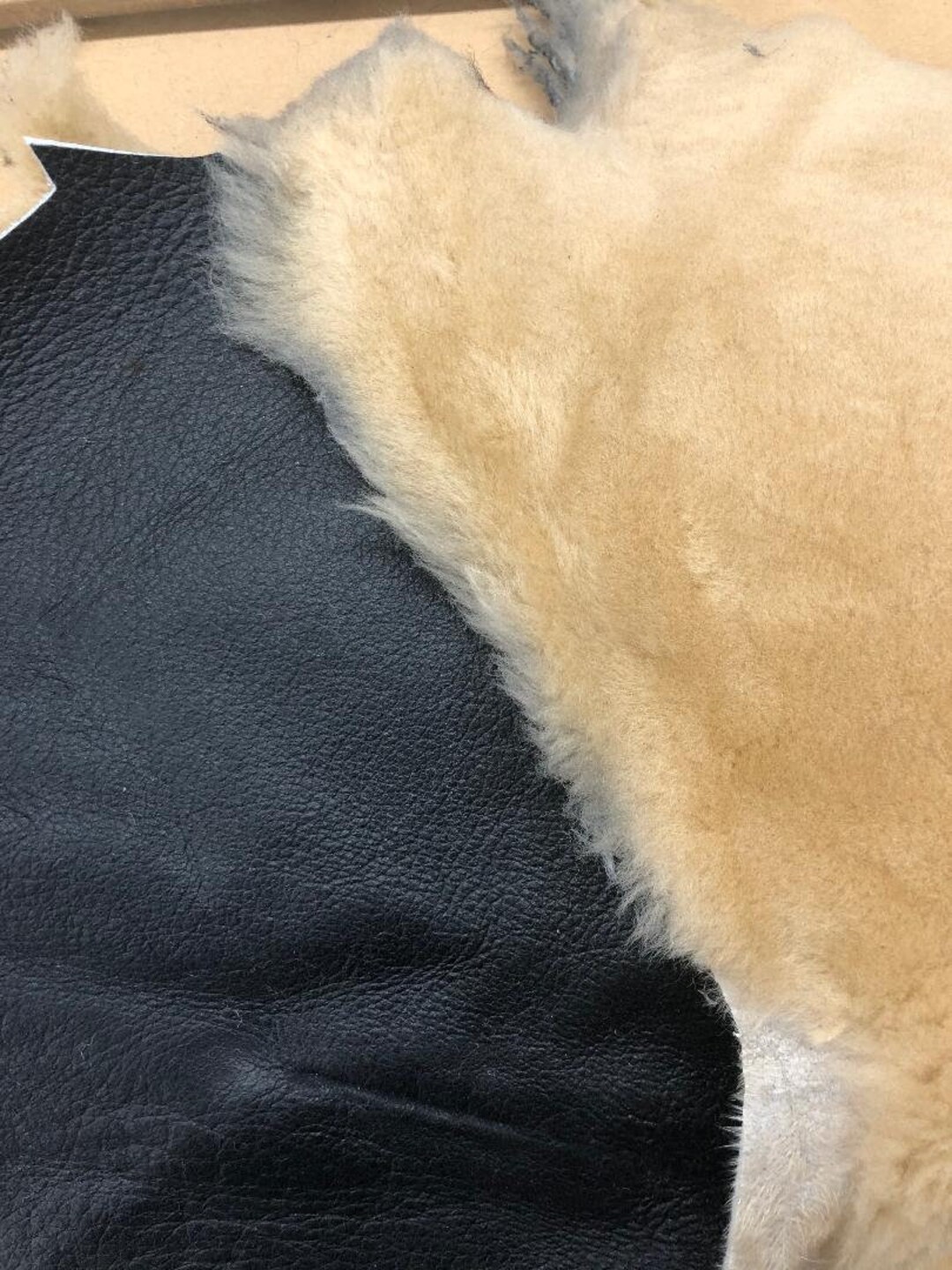 Black Ink Aviator Sheepskin Fur Scrap, Honey Aviator Sheepskin Fur ...