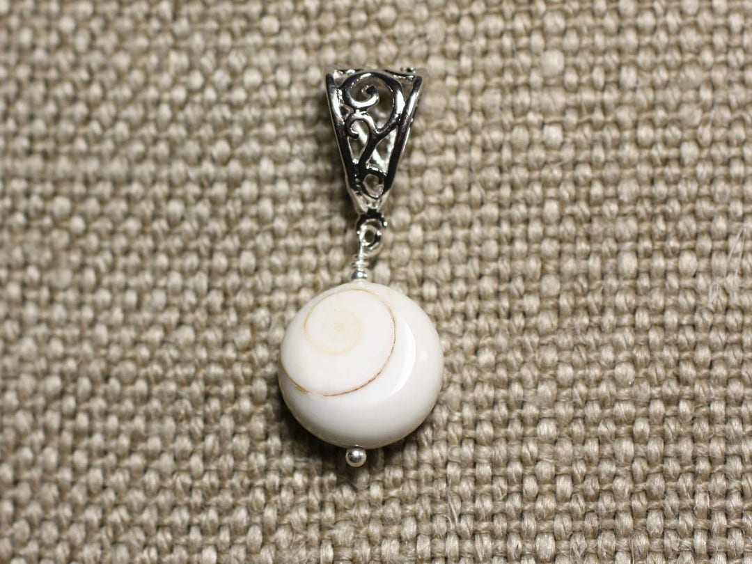 Shell - St. Lucia 15mm Round Shiva Eye Pendant Necklace - Etsy