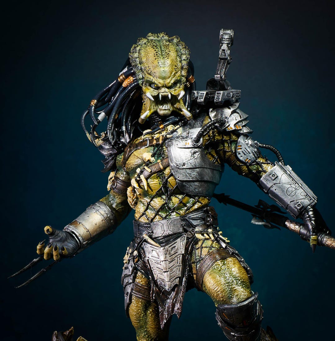Hand-painted Predator Resin Statue: Sci-fi Collector's Art - Etsy