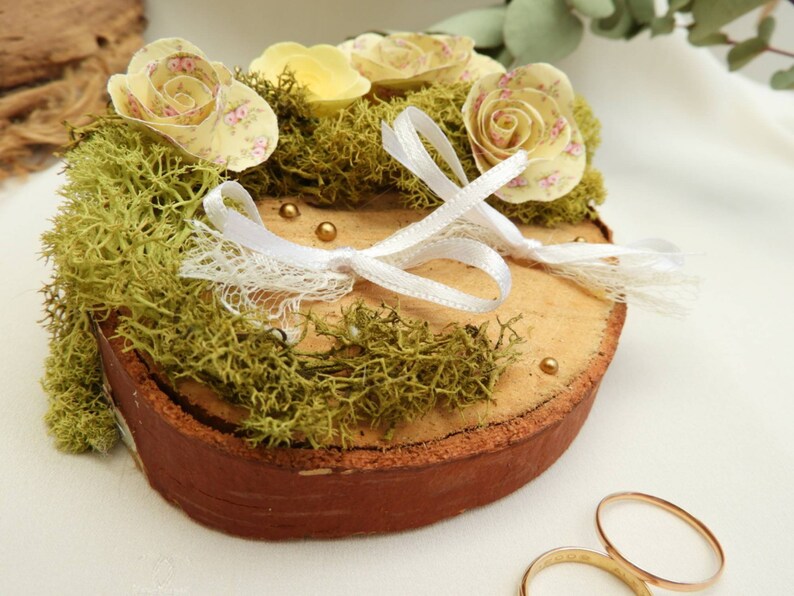 Vintage cottagecore-style wedding rings door wooden wedding | Etsy