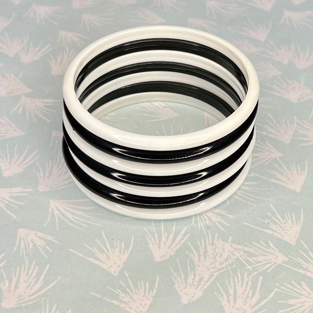 Vintage Bangles Set in Black and White, 80s Bangles, New Old Stock - Etsy