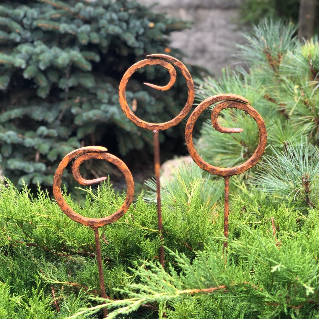 Set of 3 Rusty Metal Garden Stakes, Rusty Garden Finials, Metal Garden ...