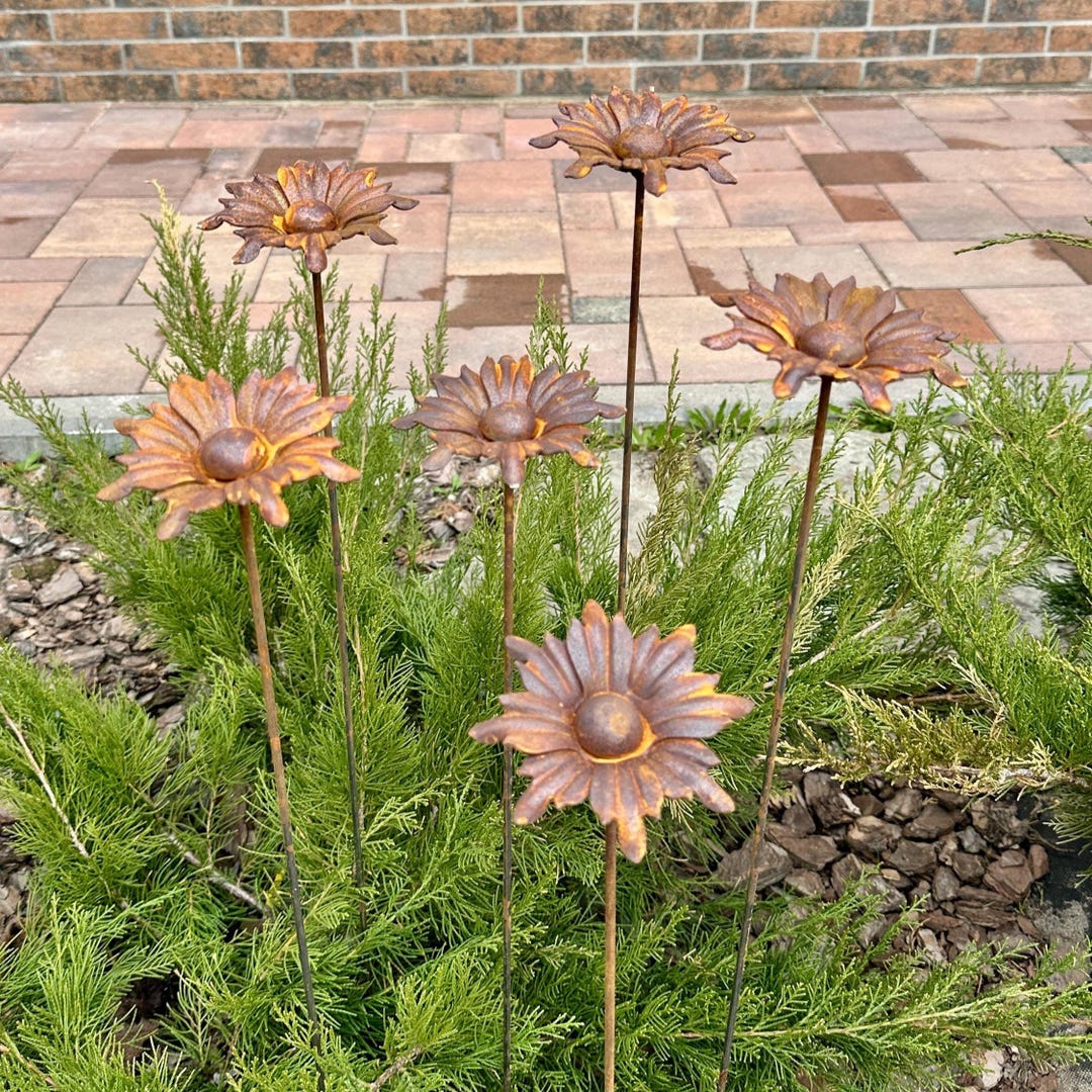 Metal Garden Decor, Rusty Flowers Set of 6, Rusty Flowers Garden Stakes ...