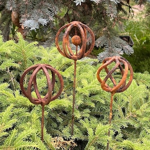 Modern Minimalist Garden Stakes – Rusty Metal Outdoor Decor for Yard ...