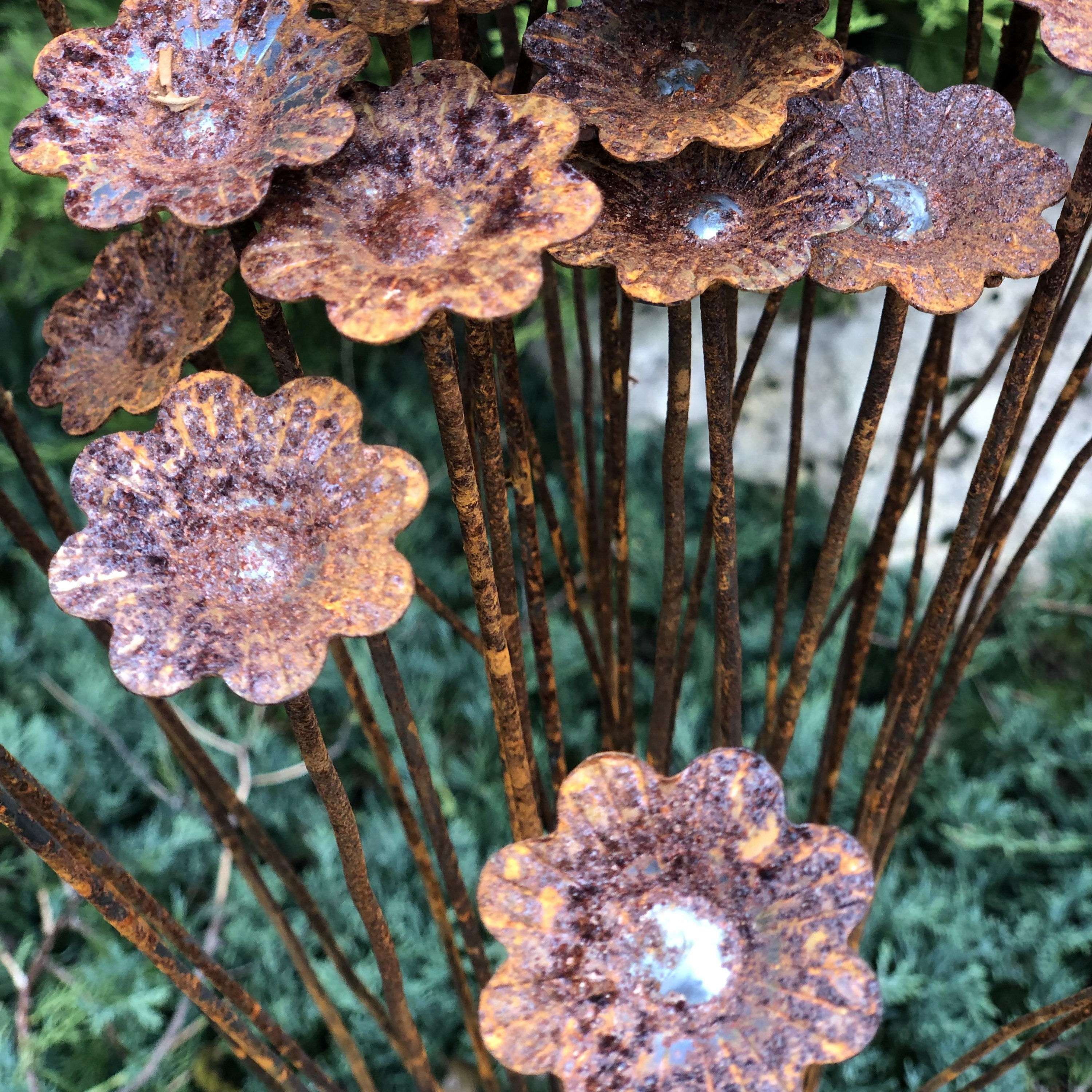 Rusty Flowers Set of 40 Flowers Garden Decor Metal Garden - Etsy
