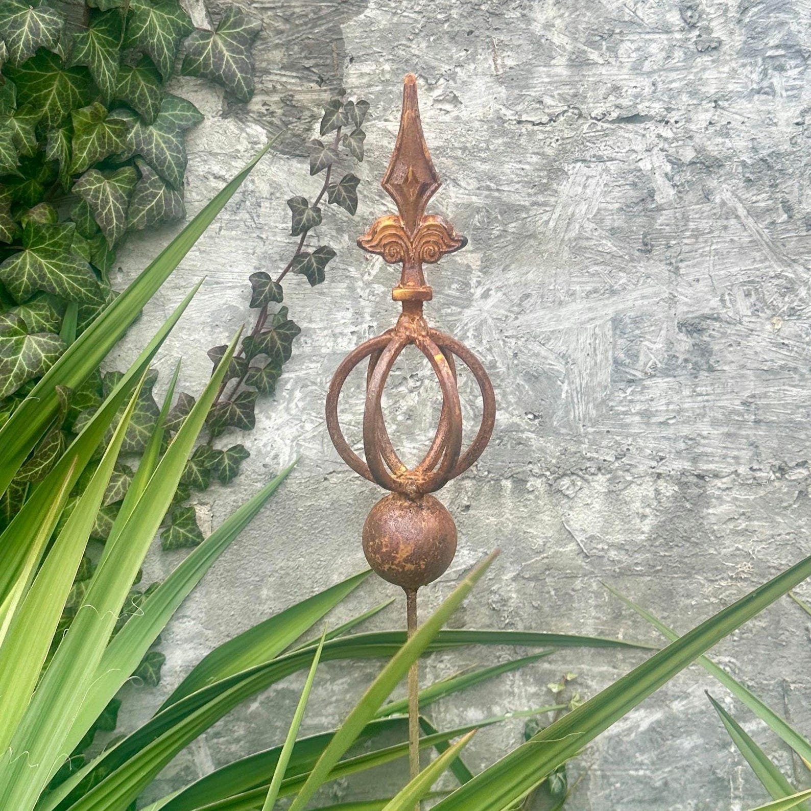Rusty Metal Garden Finial Stake, Weathered Corten Steel Peak Decor - Etsy