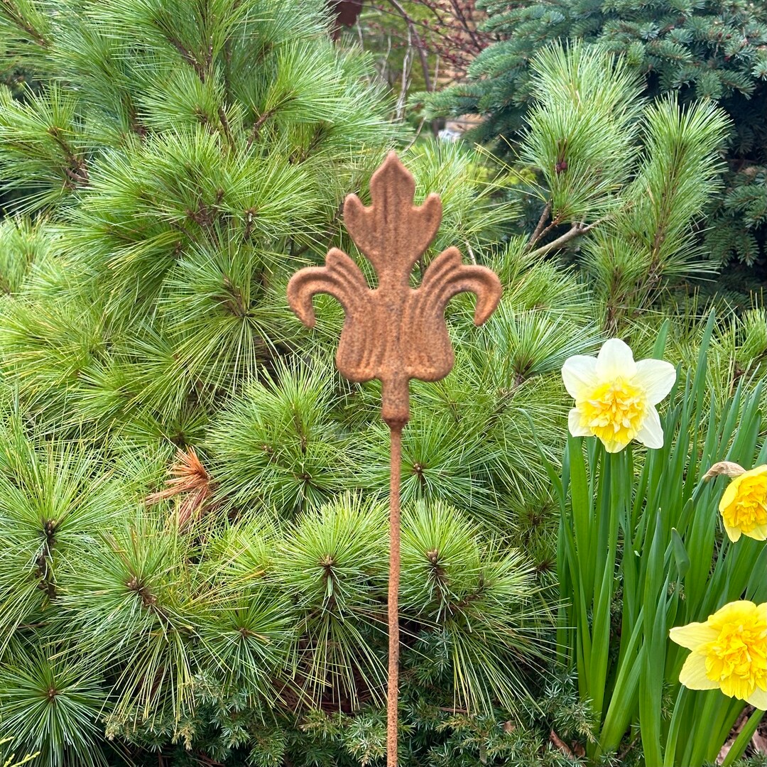 Rusty Metal Garden Art, Outdoor Decor, Garden Decor, Metal Yard Art ...