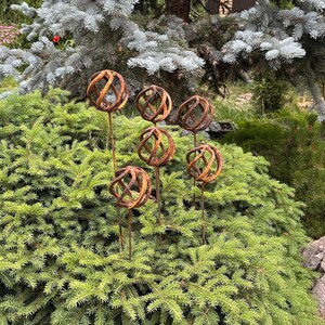 Modern Minimalist Garden Stakes, Rusty Metal Garden Outdoor Decor - Etsy