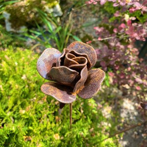 Rusty Flowers Set of 6, 6 Rusty Roses Garden Stakes, Metal Garden Decor ...