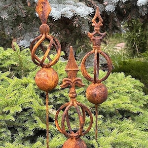 Rusty Metal Garden Stakes, Rusty Garden Finial, Metal Garden Decor ...