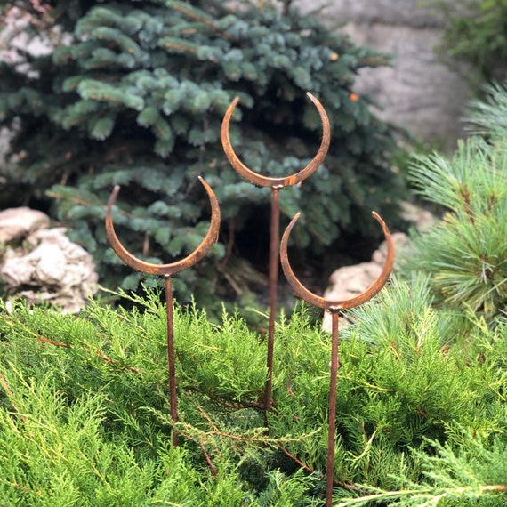 Set of 3 Rusty Metal Garden Stakes Rusty Garden Finials - Etsy