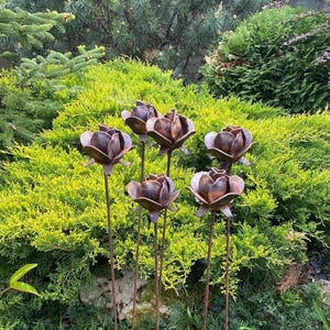 Rusty Flowers Set of 6, 6 Rusty Roses Garden Stakes, Metal Garden Decor ...