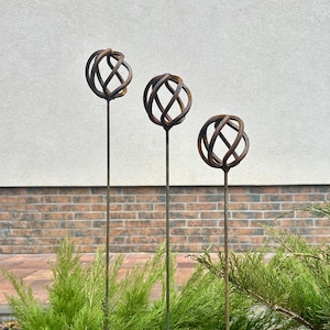 Modern Minimalist Garden Stakes for Outdoor Decor, Unique Rusty Metal ...