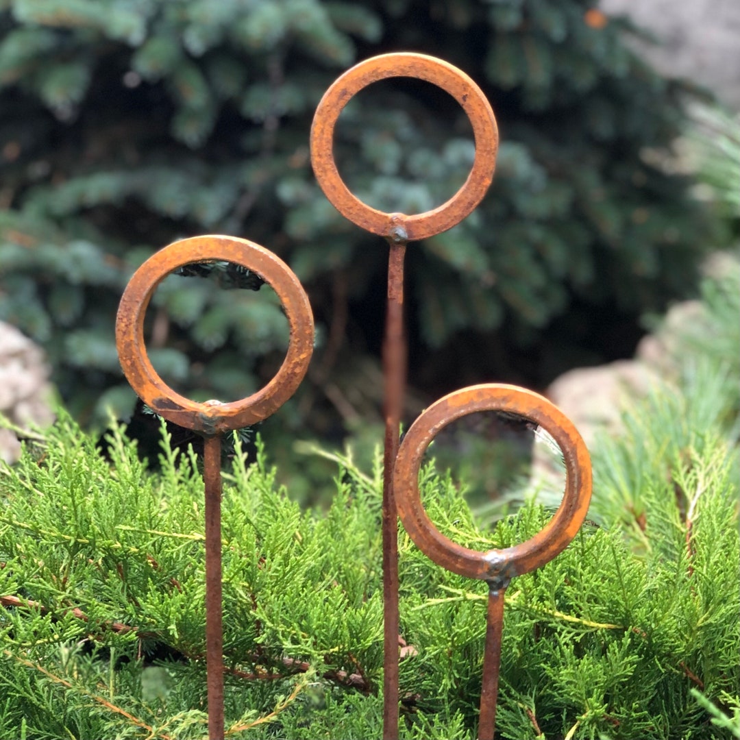Set of 3 Rusty Metal Garden Stakes, Rusty Garden Finials, Metal Garden ...