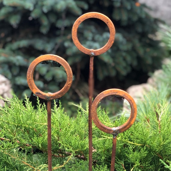Set of 3 Rusty Metal Garden Stakes Rusty Garden Finials | Etsy