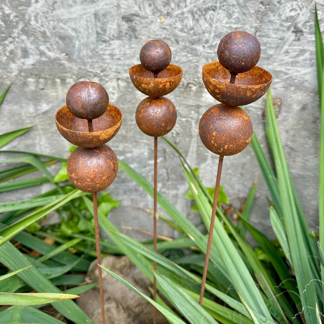 Set of 3 Rusty Metal Flowers, Garden Decorations, Handmade Outdoor ...