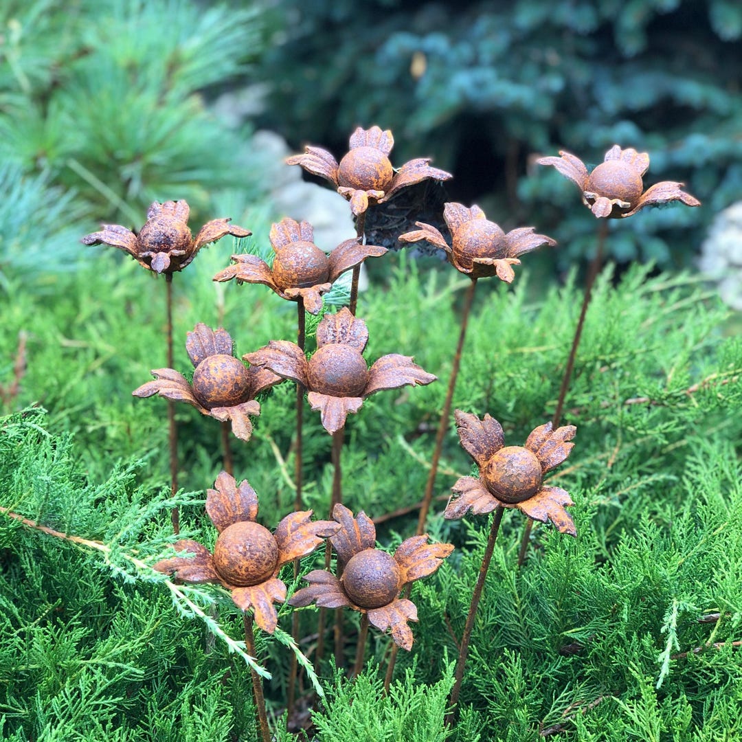 Rusty Flowers Set of 10 Garden Stakes, Rustic Metal Flower Yard Art ...