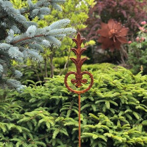 Rusty Metal Garden Stakes, Rusty Garden Finial, Metal Garden Decor ...