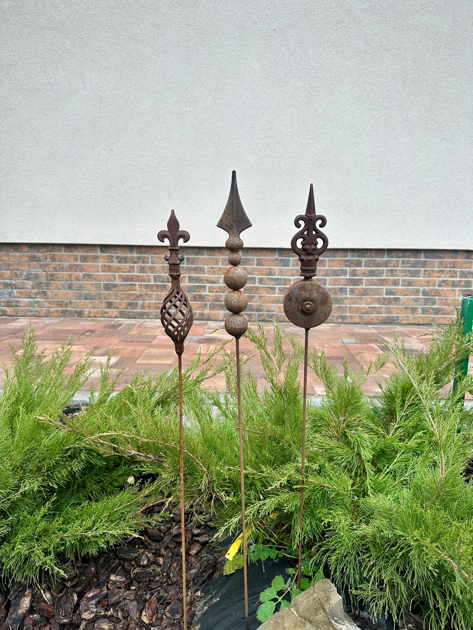 Rusty Garden Finial Metal Garden Stakes Rustic Yard Art Flower Pot ...