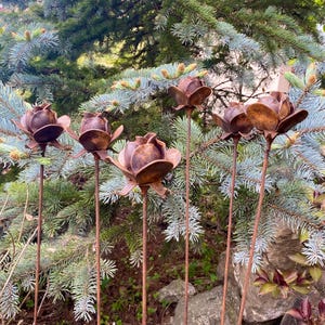 Rusty Flowers Set of 6, 6 Rusty Roses Garden Stakes, Metal Garden Decor ...