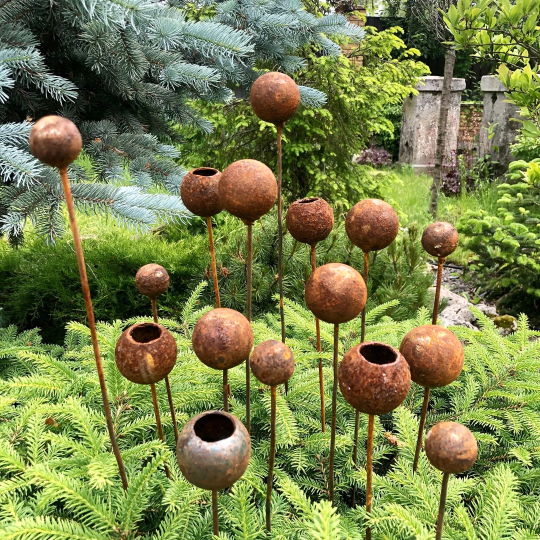 Rusty Flowers Set of 16, Metal Flower Garden Decor, Yard Art, Outdoor ...