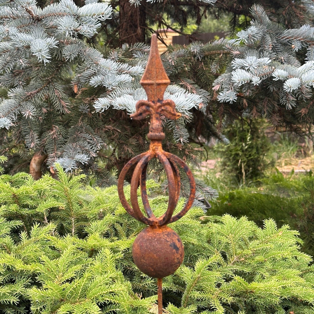 Rusty Metal Garden Stakes, Rusty Garden Finial, Metal Garden Decor ...