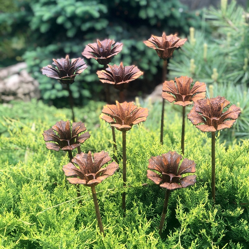 Rusty Flowers Set of 10 10 Rusty Flowers Garden Stakes Metal - Etsy