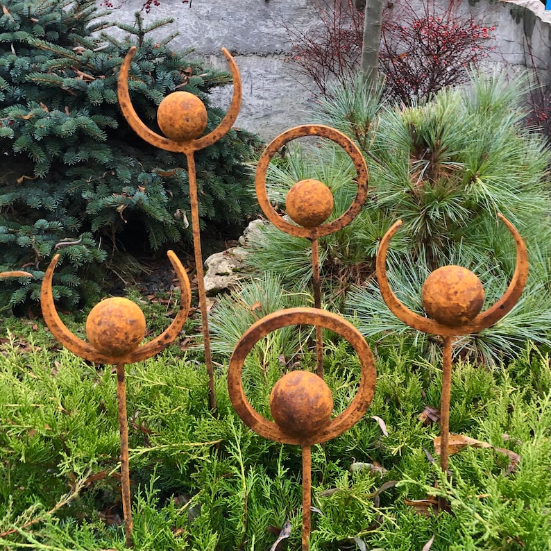 Set of 5 Rusty Metal Garden Stakes Rusty Garden Finials - Etsy