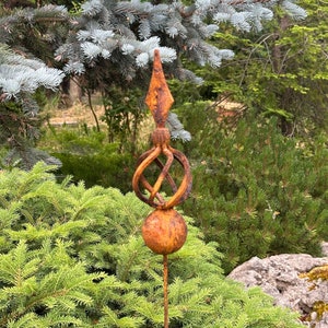 Rusty Metal Garden Stakes, Rusty Garden Finial, Metal Garden Decor ...