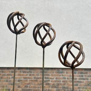 Modern Minimalist Garden Stakes for Outdoor Decor, Unique Rusty Metal ...