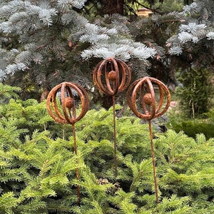 Modern Minimalist Garden Stakes, Rusty Metal Garden Outdoor Decor - Etsy