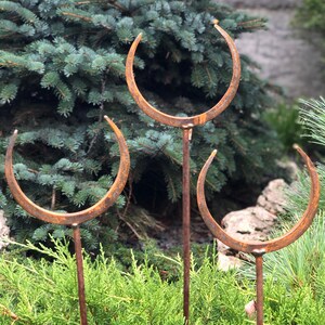 Set of 3 Rusty Metal Garden Stakes, Rusty Garden Finials, Metal Garden ...
