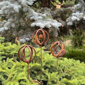 Modern Minimalist Garden Stakes – Rusty Metal Outdoor Decor for Yard ...