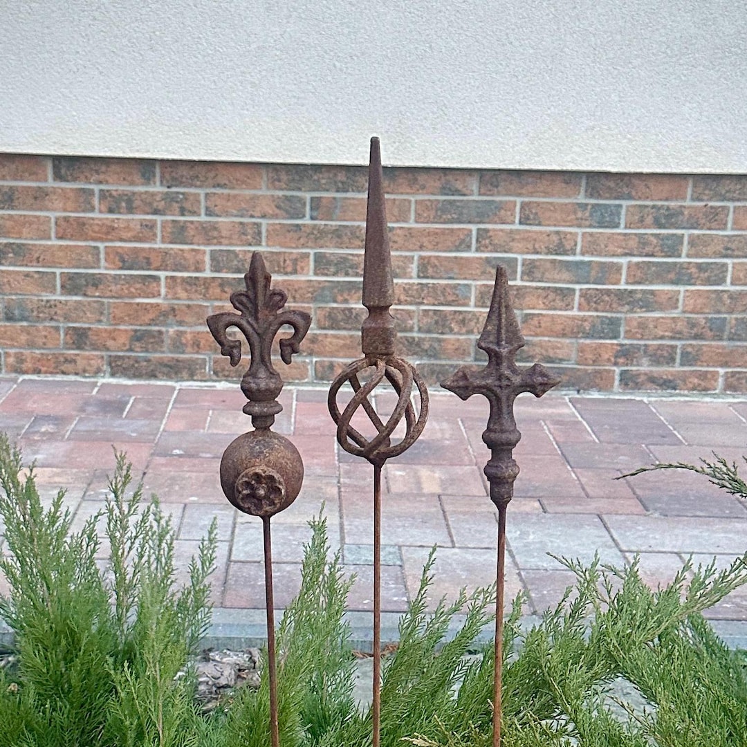 Rusty Garden Finial, Rusty Metal Garden Stakes, Metal Garden Decor ...