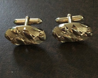 Vintage Swank Gold Tone and Black Resin "n" Monogram Cuff Links. Swank ...