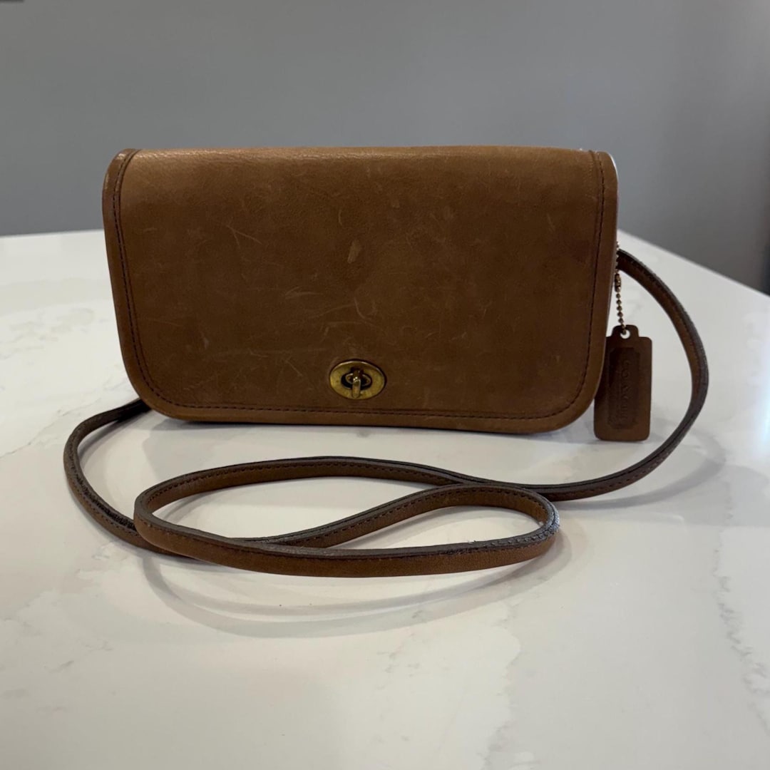 Vintage Coach Dinky Light Brown/tan Leather Shoulder Bag Crossbody ...