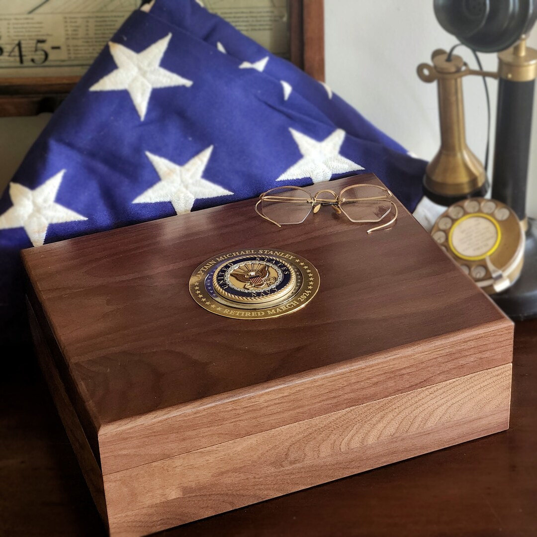 Large Deluxe Personalized Navy Keepsake Box With Brass Medallion - Etsy