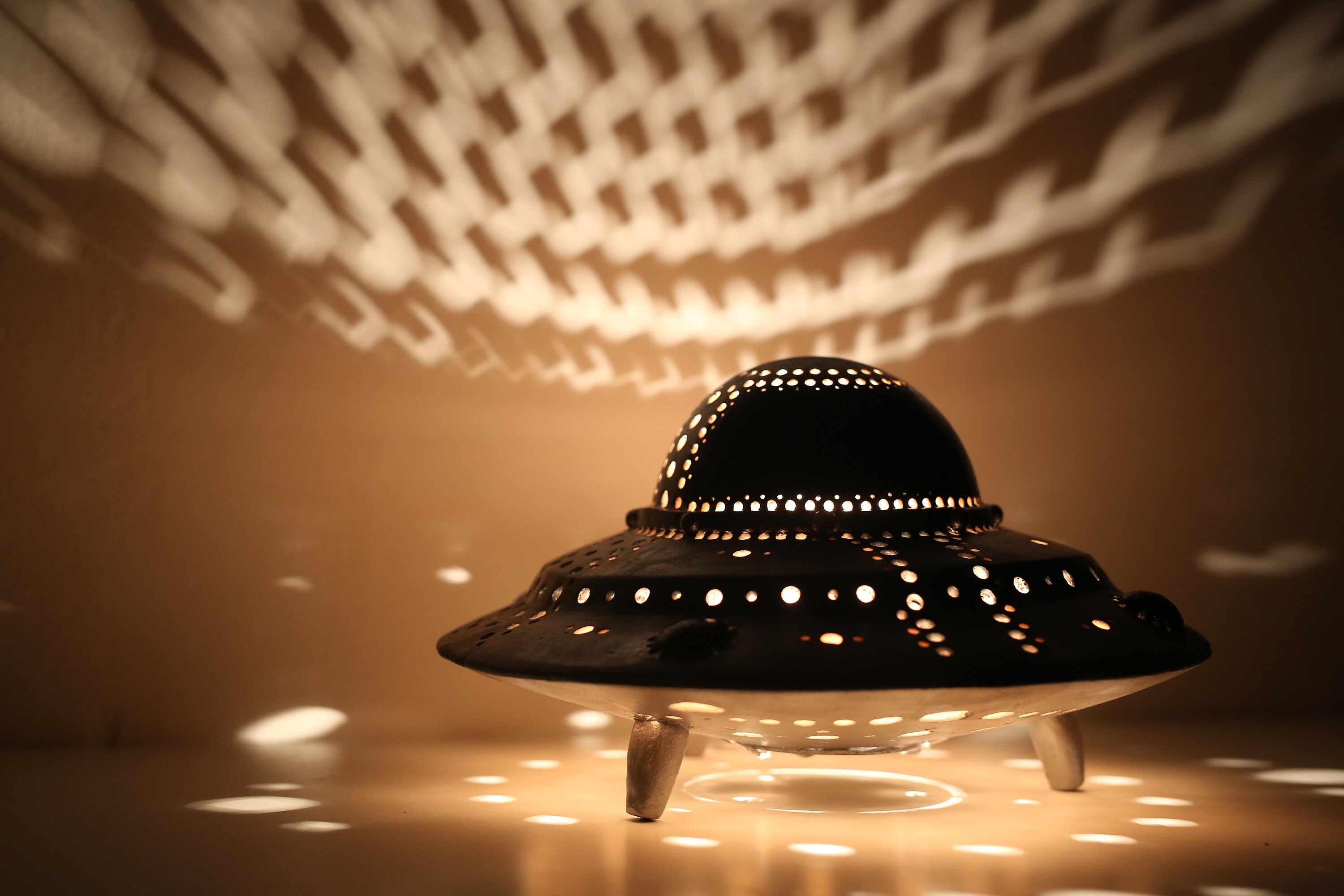 Bottleneck Gallery Celebrate Alien Day With 50s Style