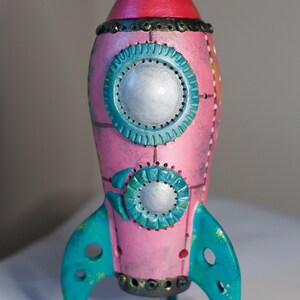 Felix 50s Style Pink Ceramic Rocket Light Sculpture. Perfect Gift for ...