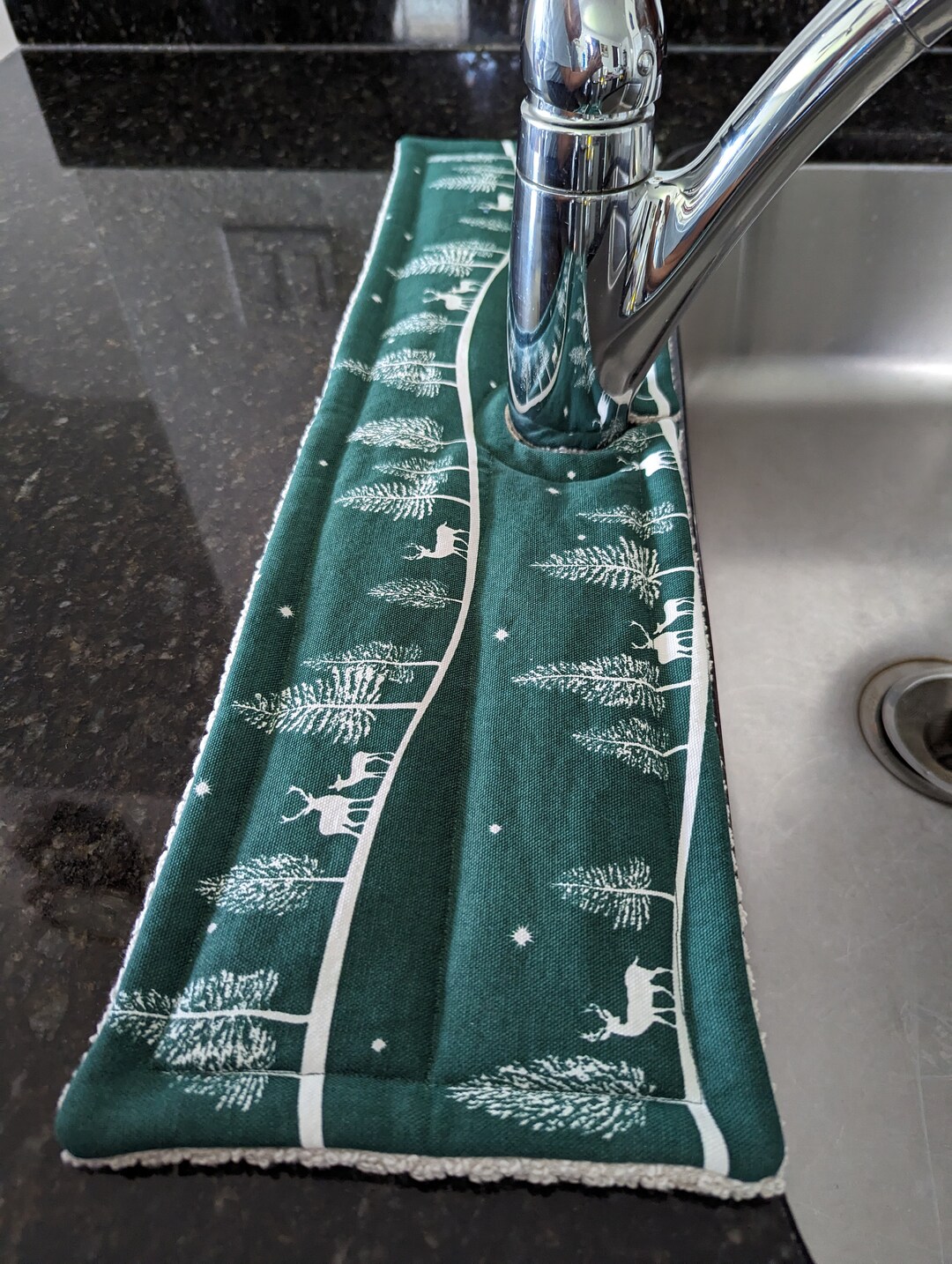 Beautiful Print Drip Catcher/sink Drying Splash Mat - Winter Deer in ...