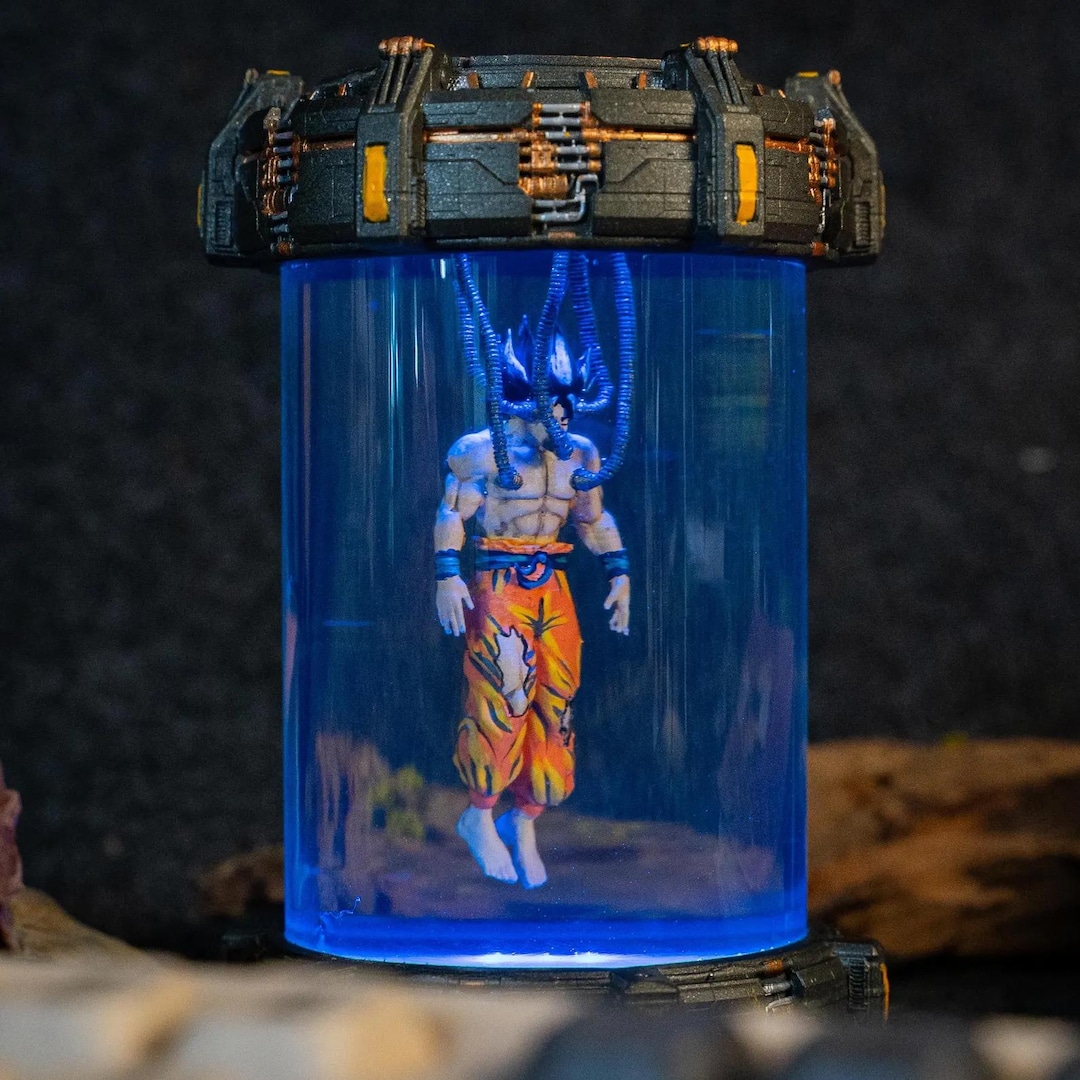 Goku Super Saiyan Healing Chamber Incubator Resin Lamp, LED Anime Night ...
