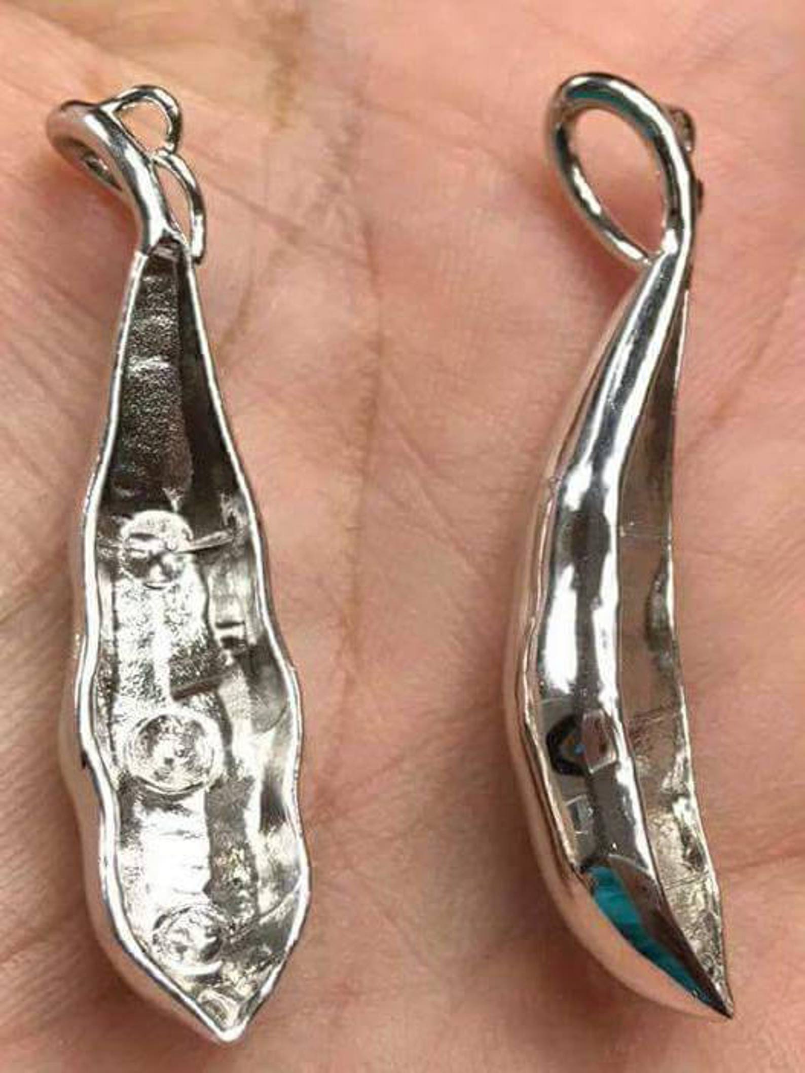 925 Sterling Silver Pea Pod holds 2 or 3 peas - Etsy