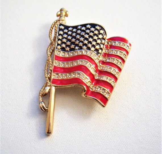 Monet American Flag Pin Brooch Gold Tone Vintage Unit… - Gem