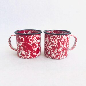 Vintage Splatter Enamelware Coffee Set, Green Kettle and Red Mugs - Etsy