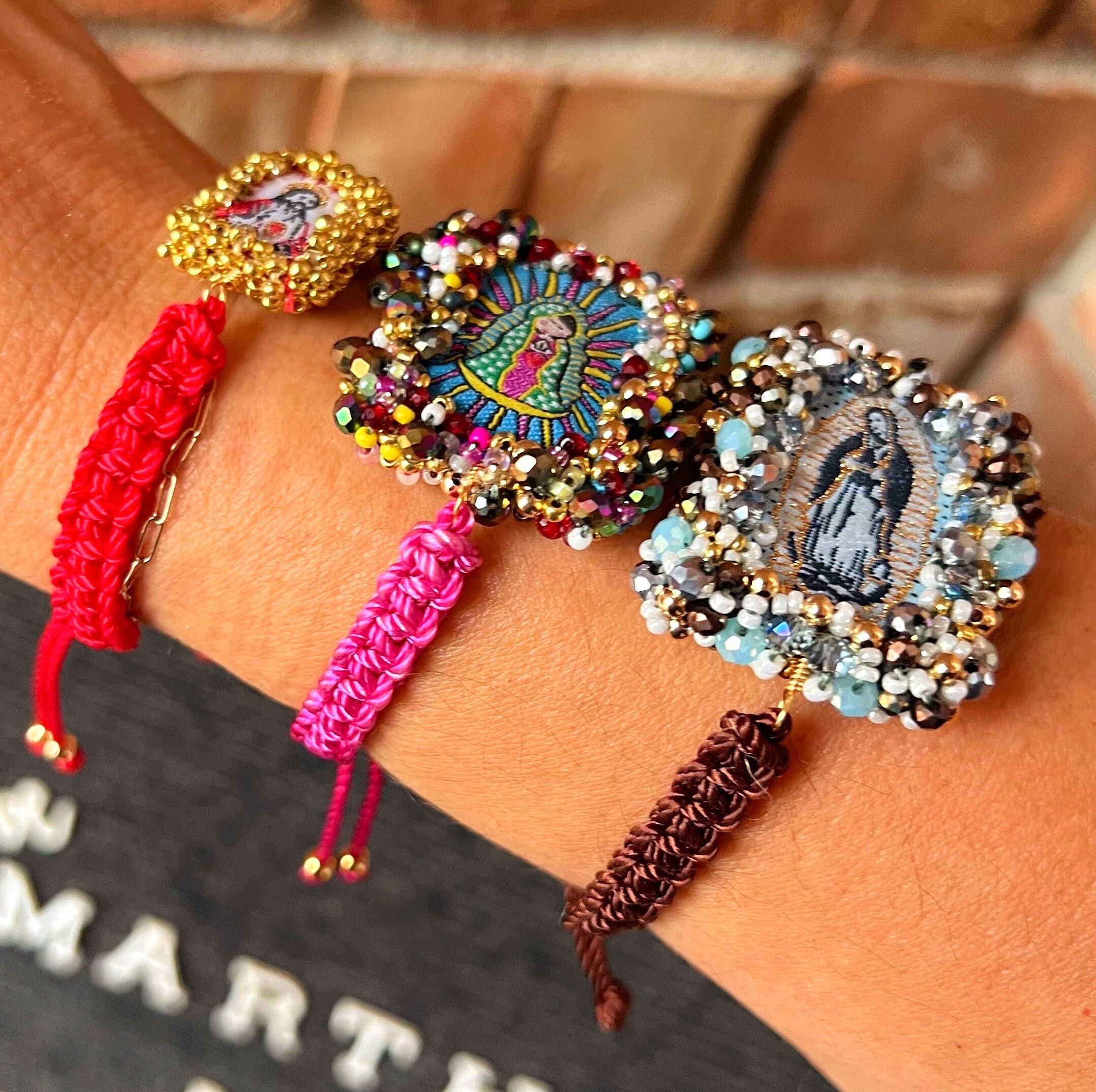 Pulsera ESCAPULARIO Hecha a Mano / Pulsera Religiosa/ Regalo Católico ...