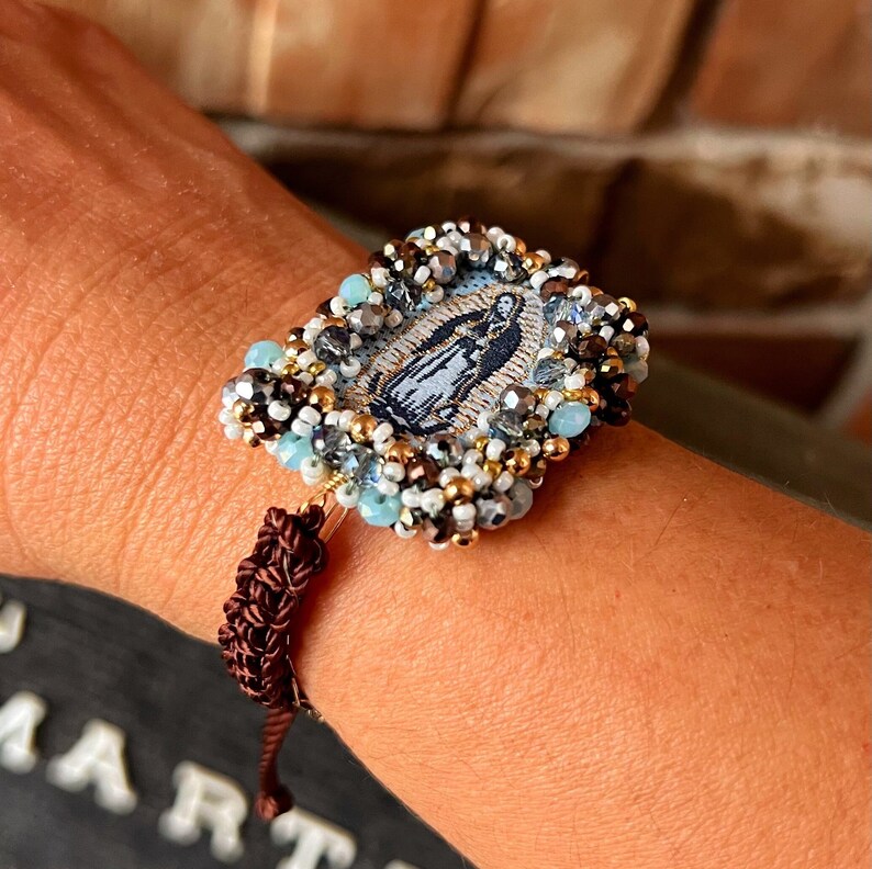 Pulsera ESCAPULARIO Hecha a Mano / Pulsera Religiosa/ Regalo Católico ...