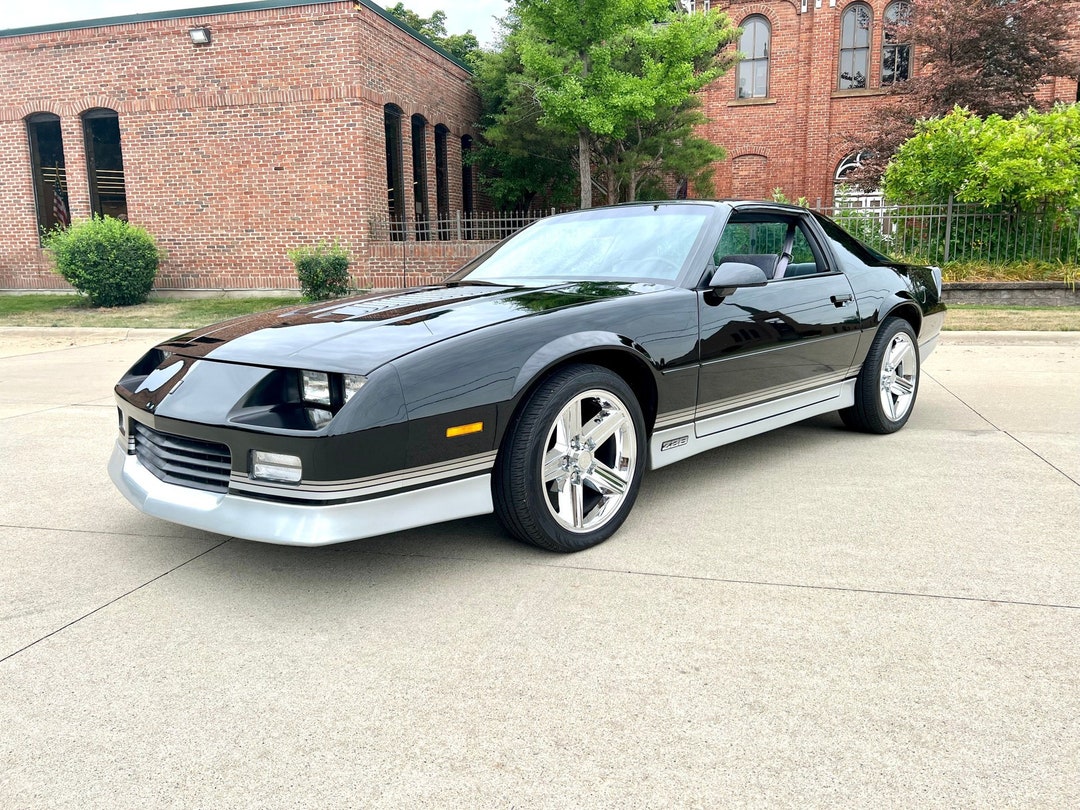 1985 Chevy Camaro IROC-Z (black Silver) | Poster | 24x36 Inches - Etsy