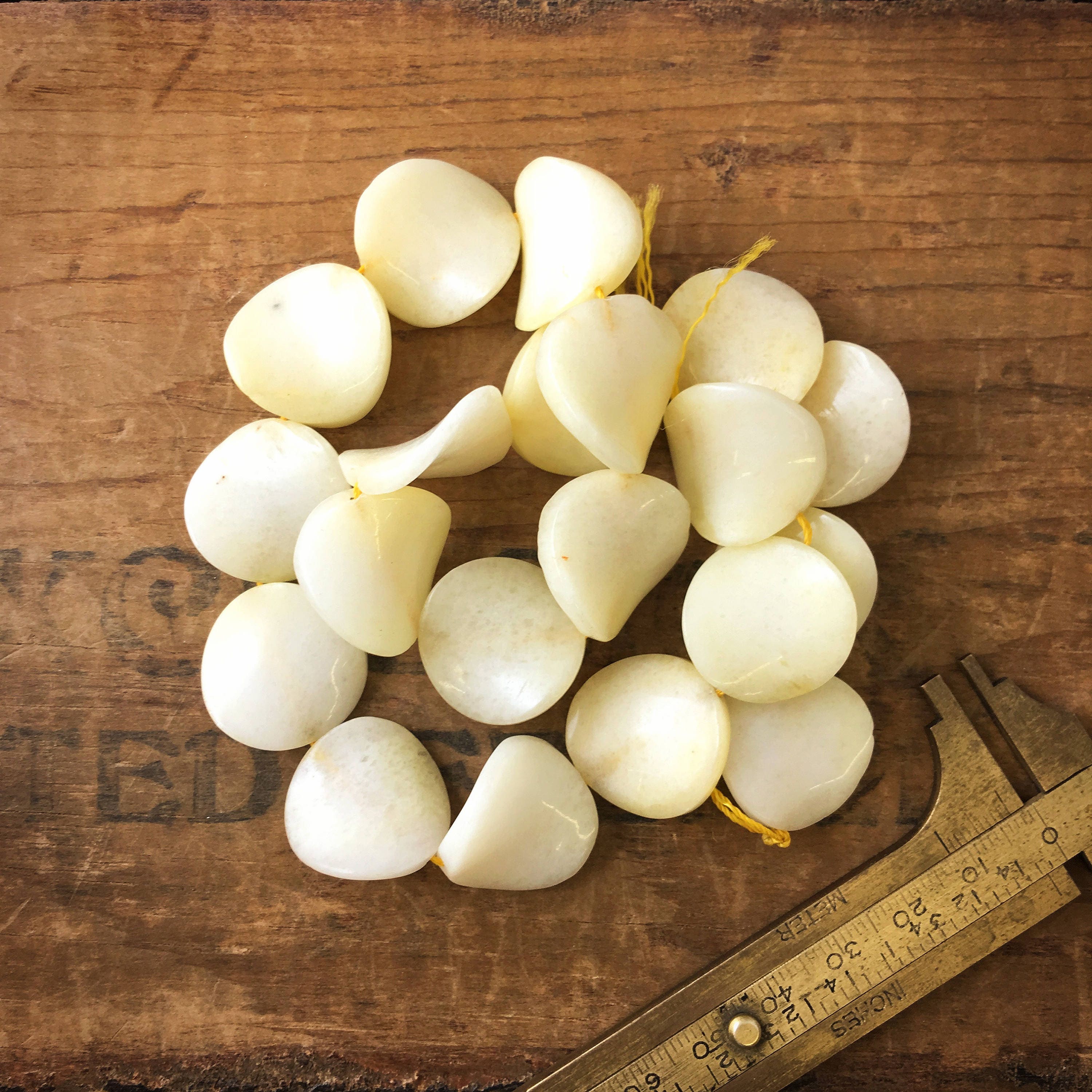 20mm Milk Jade Pale Yellow potato Chip Cut Beads S14 - Etsy