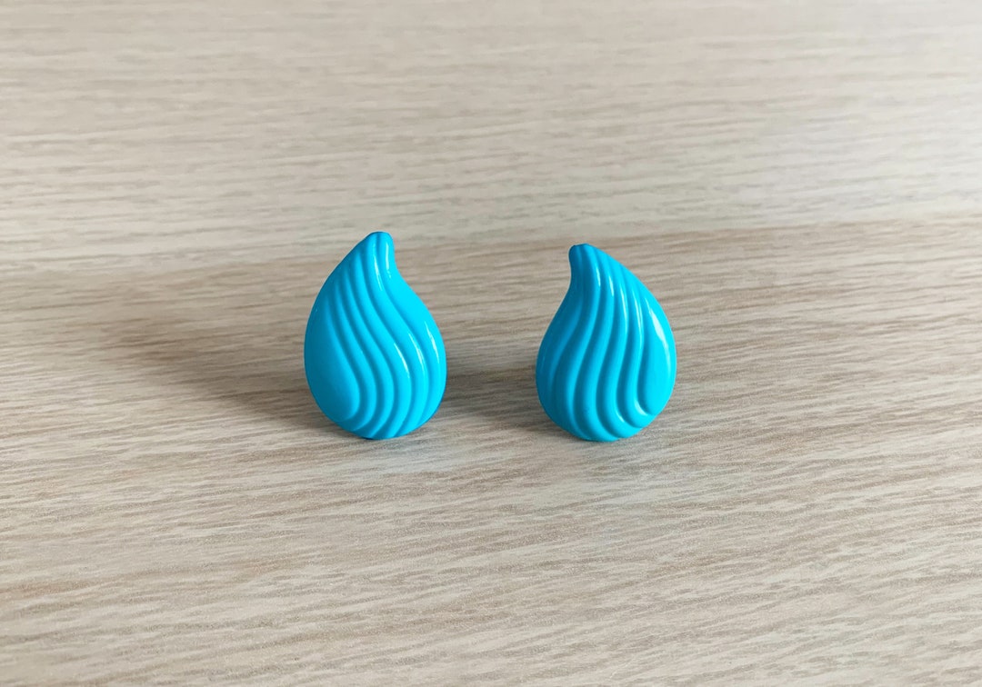 Vintage Retro 80s Bright Blue Teardrop Stripy Wavy Smooth Dome ...