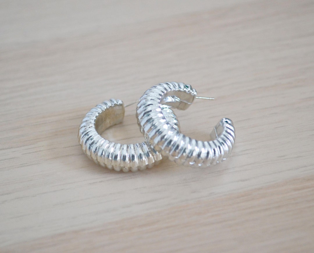 Vintage Retro 80s Silver Round Circle Ridged Stripy Smooth Engraved ...